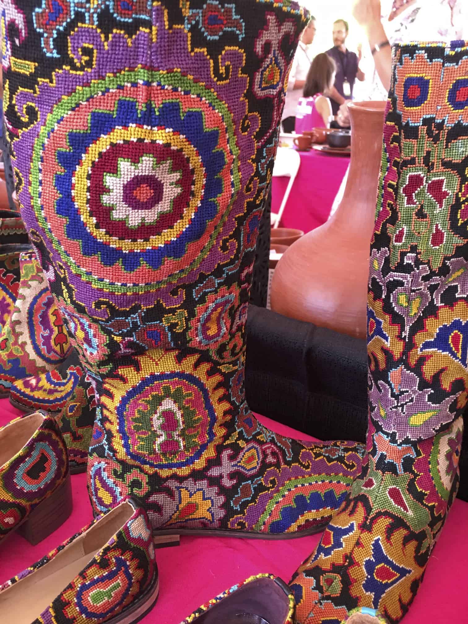 200 stories in textiles. – I am Pam Holland