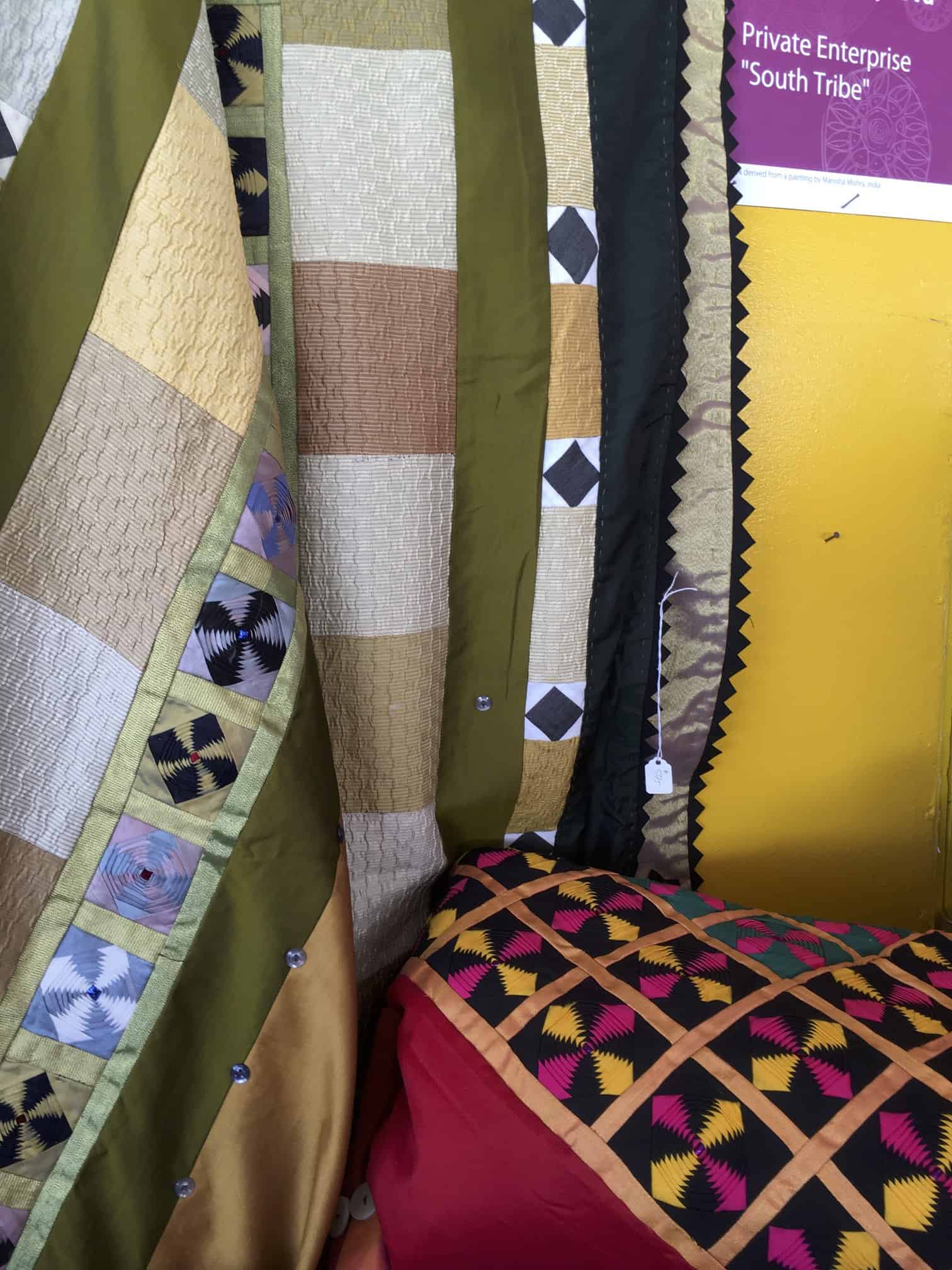 200 stories in textiles. – I am Pam Holland